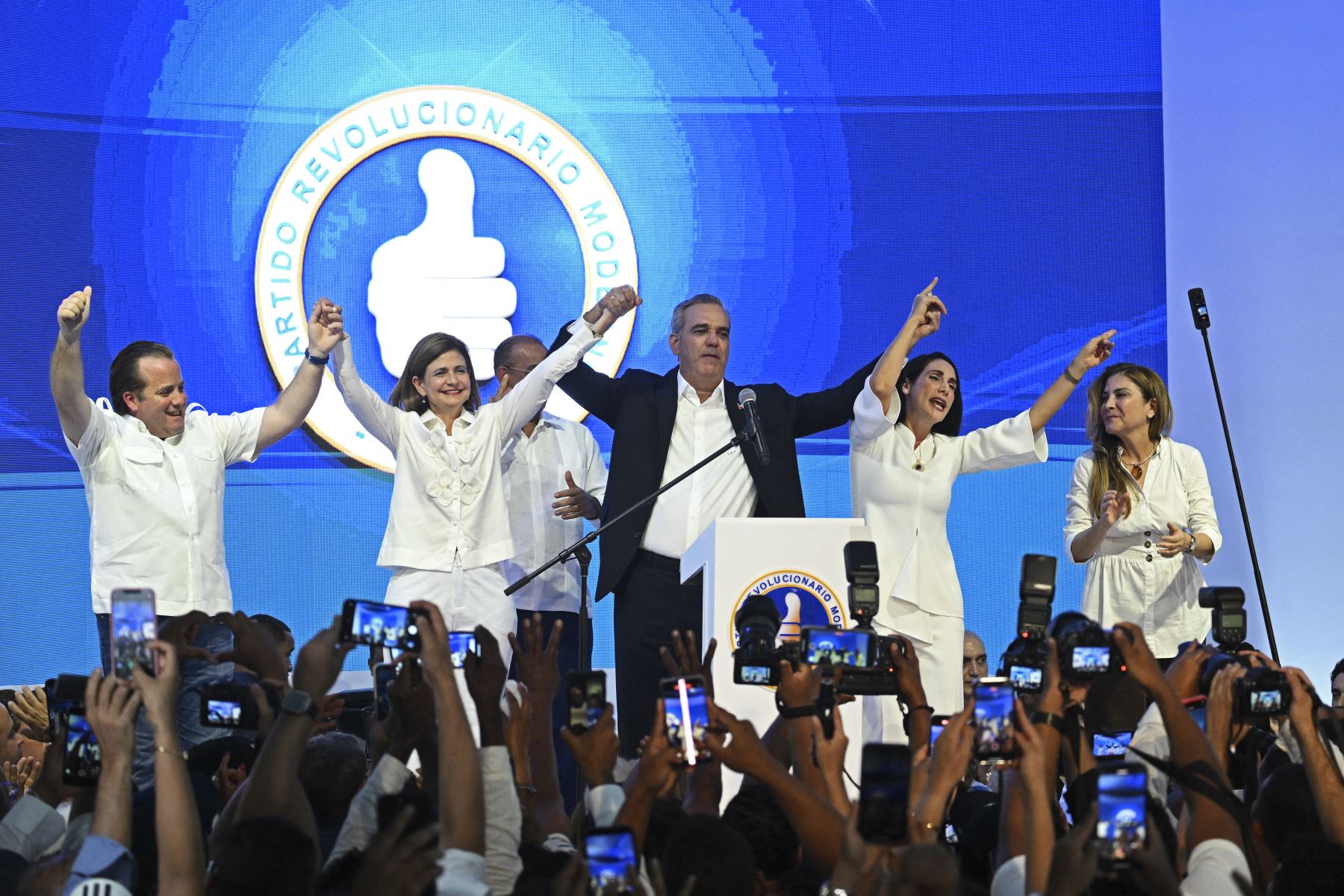 Luis Abinader es reelegido presidente de República Dominicana en ...